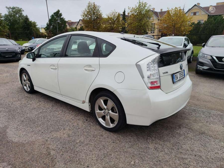 Balts Toyota Prius 2010 Panevēža, ar dzinēja tilpumu 1.80 L un nobraukumu 251 tūkst. km par 6000 €, foto 11 vietnē AUTOMOTO.COM.LV