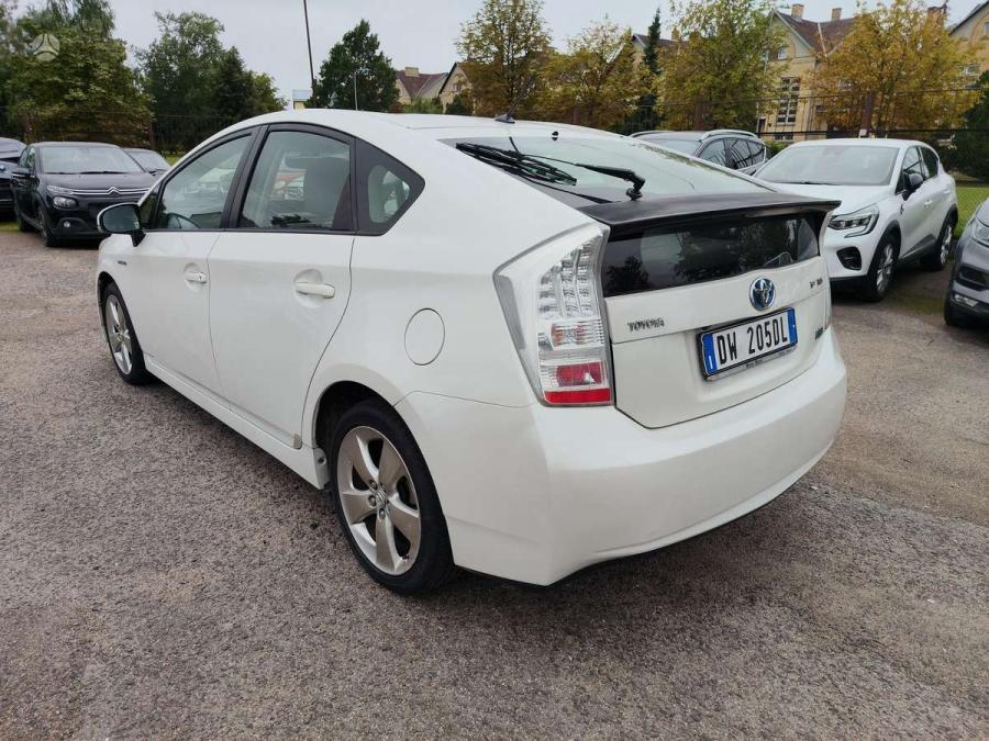 Balts Toyota Prius 2010 Panevēža, ar dzinēja tilpumu 1.80 L un nobraukumu 251 tūkst. km par 6000 €, foto 12 vietnē AUTOMOTO.COM.LV