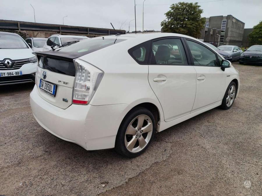 Balts Toyota Prius 2010 Panevēža, ar dzinēja tilpumu 1.80 L un nobraukumu 251 tūkst. km par 6000 €, foto 16 vietnē AUTOMOTO.COM.LV