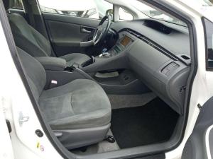 Balts Toyota Prius 2010 Panevēža, ar dzinēja tilpumu 1.80 L un nobraukumu 251 tūkst. km par 6000 €, foto 18 vietnē AUTOMOTO.COM.LV