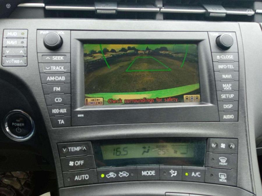 Balts Toyota Prius 2010 Panevēža, ar dzinēja tilpumu 1.80 L un nobraukumu 251 tūkst. km par 6000 €, foto 26 vietnē AUTOMOTO.COM.LV