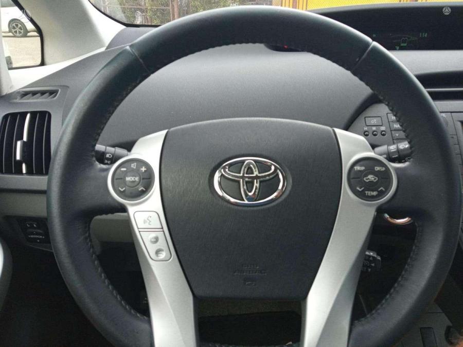 Balts Toyota Prius 2010 Panevēža, ar dzinēja tilpumu 1.80 L un nobraukumu 251 tūkst. km par 6000 €, foto 27 vietnē AUTOMOTO.COM.LV