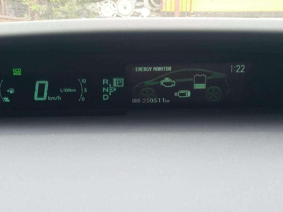 Balts Toyota Prius 2010 Panevēža, ar dzinēja tilpumu 1.80 L un nobraukumu 251 tūkst. km par 6000 €, foto 31 vietnē AUTOMOTO.COM.LV