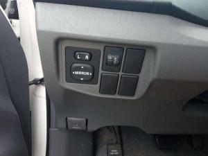 Balts Toyota Prius 2010 Panevēža, ar dzinēja tilpumu 1.80 L un nobraukumu 251 tūkst. km par 6000 €, foto 33 vietnē AUTOMOTO.COM.LV