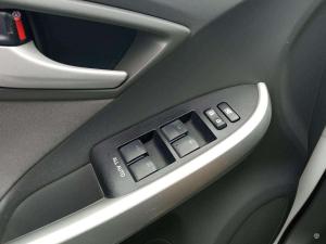 Balts Toyota Prius 2010 Panevēža, ar dzinēja tilpumu 1.80 L un nobraukumu 251 tūkst. km par 6000 €, foto 34 vietnē AUTOMOTO.COM.LV