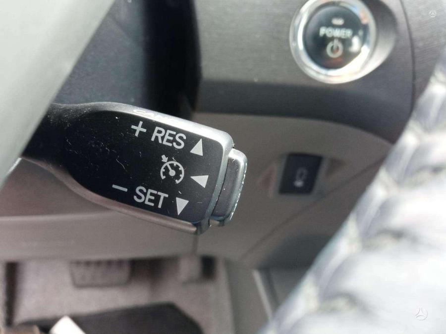 Balts Toyota Prius 2010 Panevēža, ar dzinēja tilpumu 1.80 L un nobraukumu 251 tūkst. km par 6000 €, foto 35 vietnē AUTOMOTO.COM.LV
