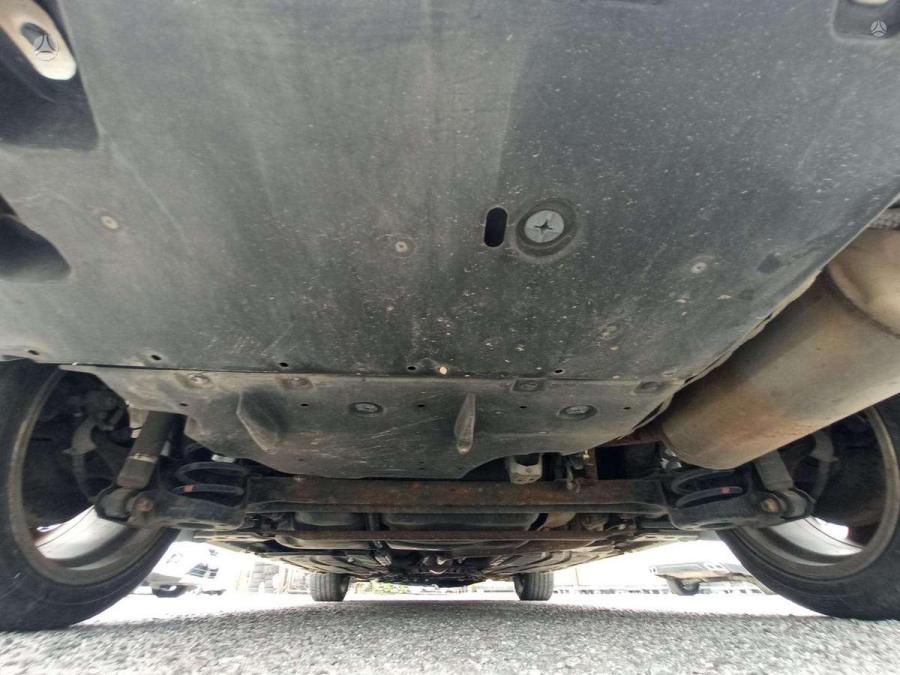 Balts Toyota Prius 2010 Panevēža, ar dzinēja tilpumu 1.80 L un nobraukumu 251 tūkst. km par 6000 €, foto 38 vietnē AUTOMOTO.COM.LV