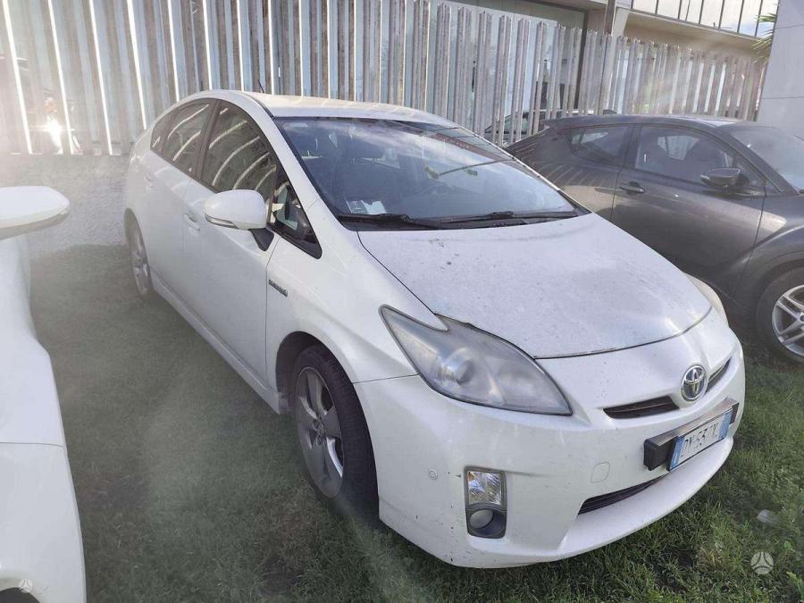 Balts Toyota Prius 2010 Panevēža, ar dzinēja tilpumu 1.80 L un nobraukumu 251 tūkst. km par 6000 €, foto 41 vietnē AUTOMOTO.COM.LV