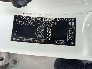 Balts Toyota Prius 2010 Panevēža, ar dzinēja tilpumu 1.80 L un nobraukumu 251 tūkst. km par 6000 €, foto 49 vietnē AUTOMOTO.COM.LV
