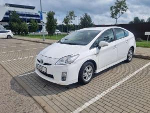 Balts Toyota Prius 2010 Viļņa, ar dzinēja tilpumu 1.80 L un nobraukumu 326 tūkst. km par 4700 €, foto  vietnē AUTOMOTO.COM.LV