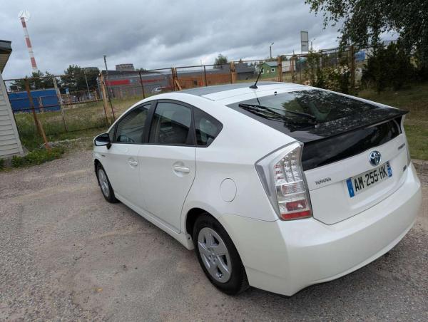 Balts Toyota Prius 2010 Viļņa, ar dzinēja tilpumu 1.80 L un nobraukumu 226 tūkst. km par 6700 €, foto 5 vietnē AUTOMOTO.COM.LV