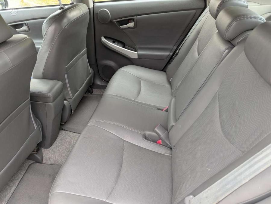 Balts Toyota Prius 2010 Viļņa, ar dzinēja tilpumu 1.80 L un nobraukumu 226 tūkst. km par 6700 €, foto 6 vietnē AUTOMOTO.COM.LV