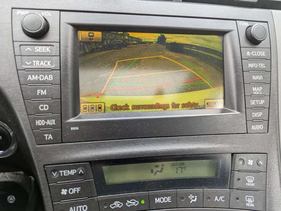 Balts Toyota Prius 2010 Viļņa, ar dzinēja tilpumu 1.80 L un nobraukumu 226 tūkst. km par 6700 €, foto 15 vietnē AUTOMOTO.COM.LV