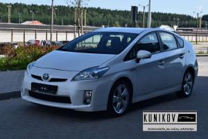 White Toyota Prius 2010 in Vilnius, with an engine capacity of 1.80 L and mileage of 205 thousand km for 8000 €, photo  on AUTOMOTO.COM.LV