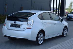 White Toyota Prius 2010 in Vilnius, with an engine capacity of 1.80 L and mileage of 205 thousand km for 8000 €, photo 5 on AUTOMOTO.COM.LV