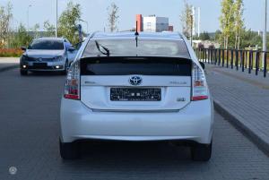 White Toyota Prius 2010 in Vilnius, with an engine capacity of 1.80 L and mileage of 205 thousand km for 8000 €, photo 6 on AUTOMOTO.COM.LV