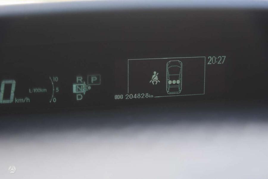White Toyota Prius 2010 in Vilnius, with an engine capacity of 1.80 L and mileage of 205 thousand km for 8000 €, photo 15 on AUTOMOTO.COM.LV