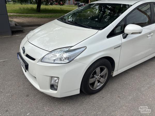 Balts Toyota Prius 2010 Viļņa, ar dzinēja tilpumu 1.80 L un nobraukumu 330 tūkst. km par 5700 €, foto 3 vietnē AUTOMOTO.COM.LV
