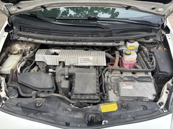 Balts Toyota Prius 2010 Viļņa, ar dzinēja tilpumu 1.80 L un nobraukumu 330 tūkst. km par 5700 €, foto 9 vietnē AUTOMOTO.COM.LV