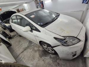 White Toyota Prius 2011 in Kaunas, with an engine capacity of 1.80 L and mileage of 367 thousand km for 2850 €, photo 2 on AUTOMOTO.COM.LV