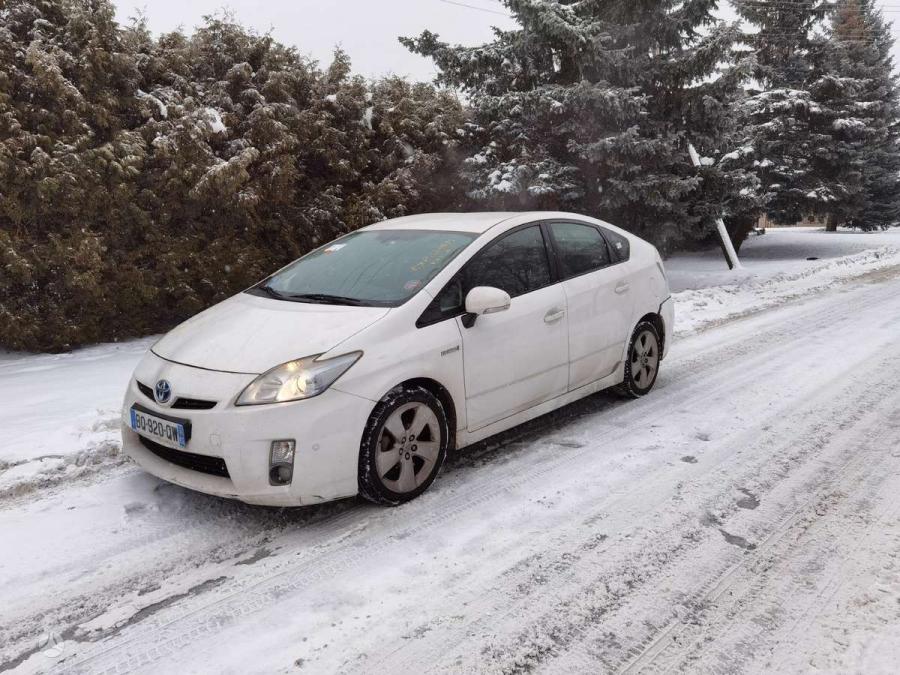 Balts Toyota Prius 2011 Kauņa, ar dzinēja tilpumu 1.80 L un nobraukumu 367 tūkst. km par 2800 €, foto 1 vietnē AUTOMOTO.COM.LV
