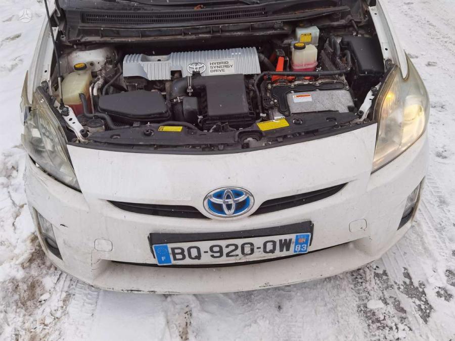 Balts Toyota Prius 2011 Kauņa, ar dzinēja tilpumu 1.80 L un nobraukumu 367 tūkst. km par 2800 €, foto 5 vietnē AUTOMOTO.COM.LV