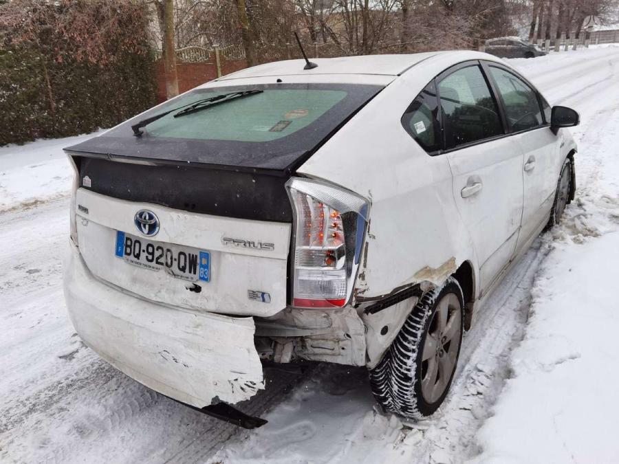 Balts Toyota Prius 2011 Kauņa, ar dzinēja tilpumu 1.80 L un nobraukumu 367 tūkst. km par 2800 €, foto 10 vietnē AUTOMOTO.COM.LV