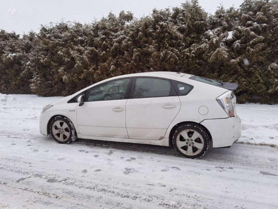 Balts Toyota Prius 2011 Kauņa, ar dzinēja tilpumu 1.80 L un nobraukumu 367 tūkst. km par 2800 €, foto 23 vietnē AUTOMOTO.COM.LV