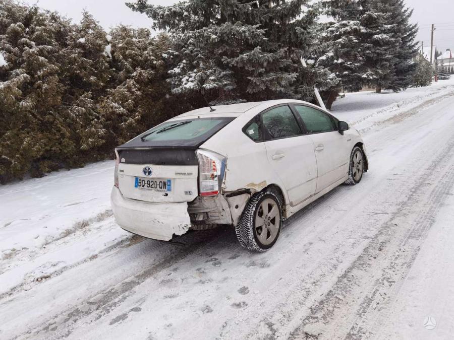 Balts Toyota Prius 2011 Kauņa, ar dzinēja tilpumu 1.80 L un nobraukumu 367 tūkst. km par 2800 €, foto 25 vietnē AUTOMOTO.COM.LV
