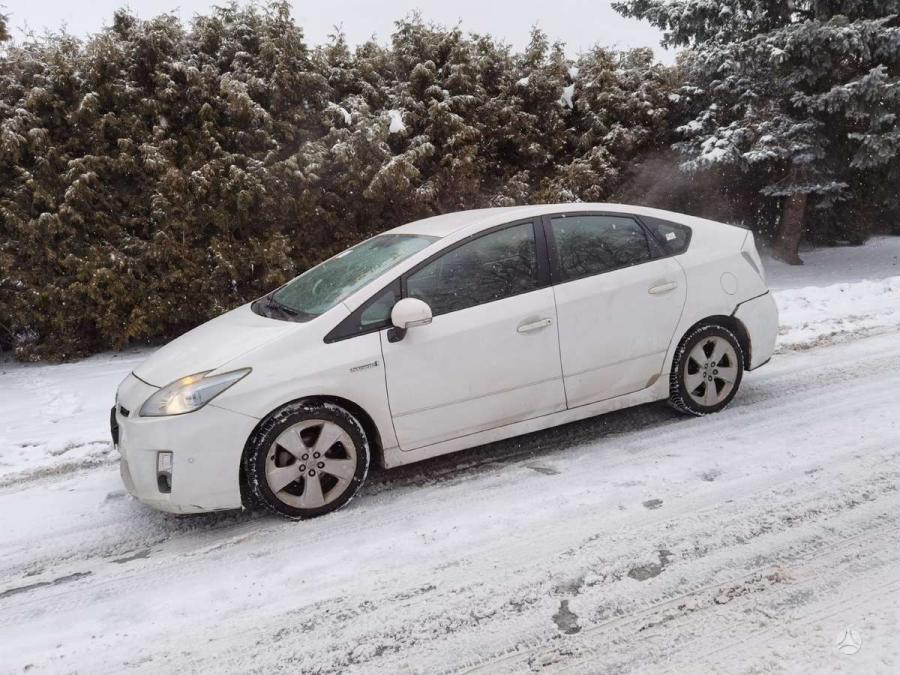 Balts Toyota Prius 2011 Kauņa, ar dzinēja tilpumu 1.80 L un nobraukumu 367 tūkst. km par 2800 €, foto 32 vietnē AUTOMOTO.COM.LV