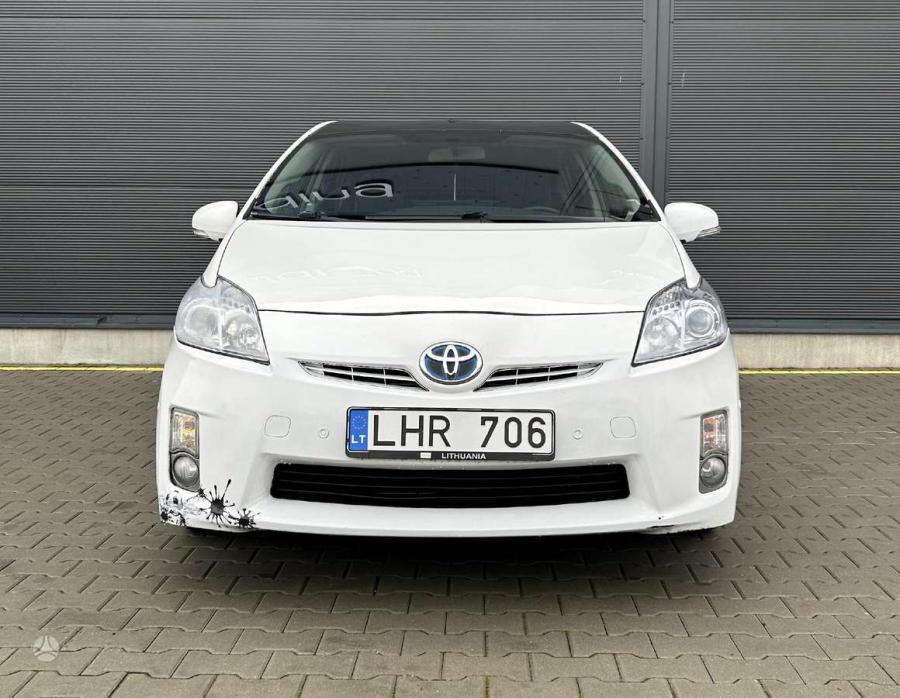 Balts Toyota Prius 2011 Viļņa, ar dzinēja tilpumu 1.80 L un nobraukumu 342 tūkst. km par 5000 €, foto 3 vietnē AUTOMOTO.COM.LV