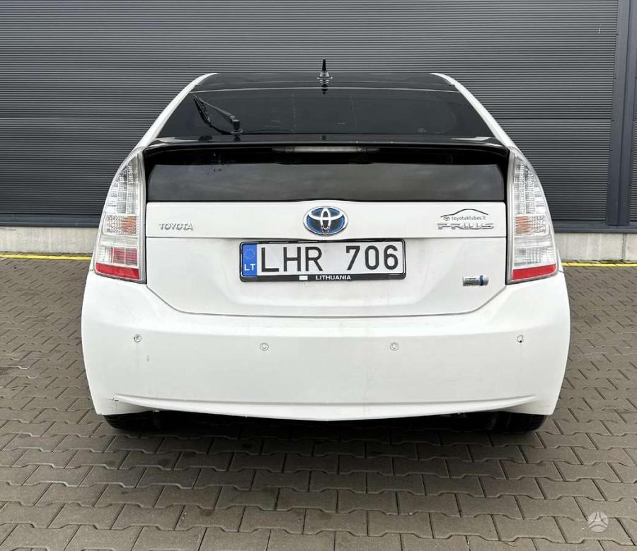 Balts Toyota Prius 2011 Viļņa, ar dzinēja tilpumu 1.80 L un nobraukumu 342 tūkst. km par 5000 €, foto 7 vietnē AUTOMOTO.COM.LV
