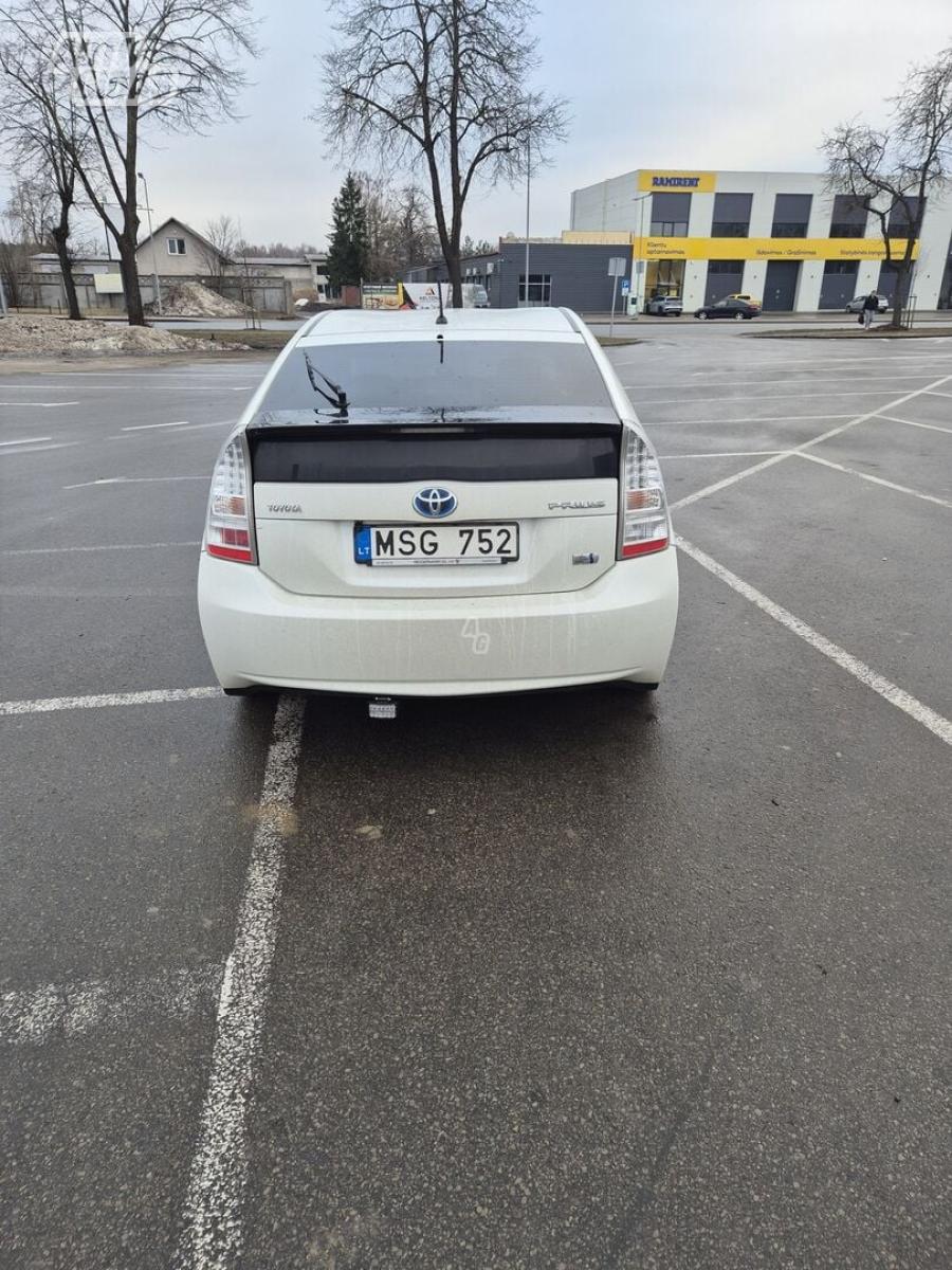 Balts Toyota Prius 2011 Panevēža, ar dzinēja tilpumu 1.80 L un nobraukumu 352 tūkst. km par 5900 €, foto 2 vietnē AUTOMOTO.COM.LV
