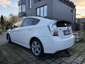 Balts Toyota Prius 2011 Rīga, ar dzinēja tilpumu 1.80 L un nobraukumu 187 tūkst. km par 6300 €, foto 4 vietnē AUTOMOTO.COM.LV