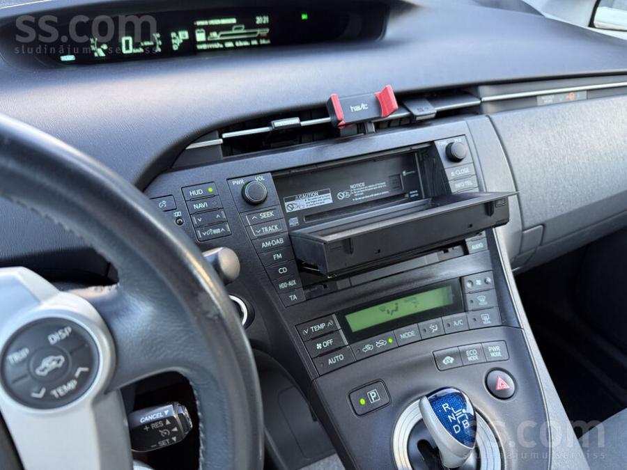 Balts Toyota Prius 2011 Rīga, ar dzinēja tilpumu 1.80 L un nobraukumu 187 tūkst. km par 6300 €, foto 10 vietnē AUTOMOTO.COM.LV