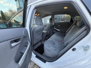 Balts Toyota Prius 2011 Rīga, ar dzinēja tilpumu 1.80 L un nobraukumu 187 tūkst. km par 6300 €, foto 12 vietnē AUTOMOTO.COM.LV