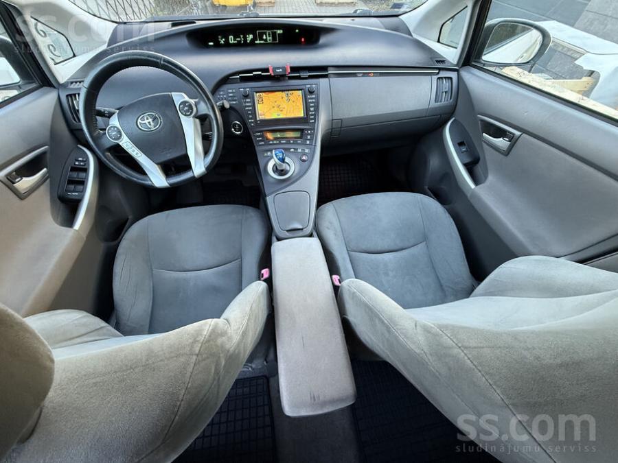 Balts Toyota Prius 2011 Rīga, ar dzinēja tilpumu 1.80 L un nobraukumu 187 tūkst. km par 6300 €, foto 13 vietnē AUTOMOTO.COM.LV