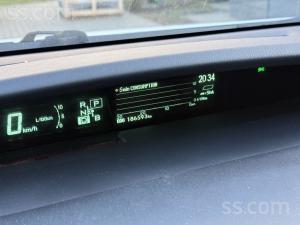 Balts Toyota Prius 2011 Rīga, ar dzinēja tilpumu 1.80 L un nobraukumu 187 tūkst. km par 6300 €, foto 15 vietnē AUTOMOTO.COM.LV