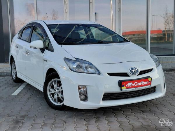 Balts Toyota Prius 2011 Viļņa, ar dzinēja tilpumu 1.80 L un nobraukumu 386 tūkst. km par 4900 €, foto 1 vietnē AUTOMOTO.COM.LV