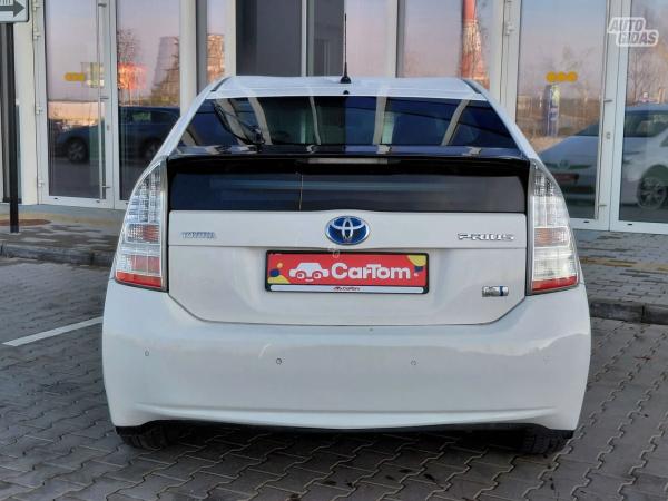 Balts Toyota Prius 2011 Viļņa, ar dzinēja tilpumu 1.80 L un nobraukumu 386 tūkst. km par 4900 €, foto 5 vietnē AUTOMOTO.COM.LV