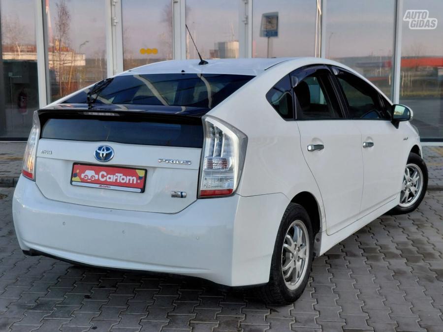Balts Toyota Prius 2011 Viļņa, ar dzinēja tilpumu 1.80 L un nobraukumu 386 tūkst. km par 4900 €, foto 10 vietnē AUTOMOTO.COM.LV