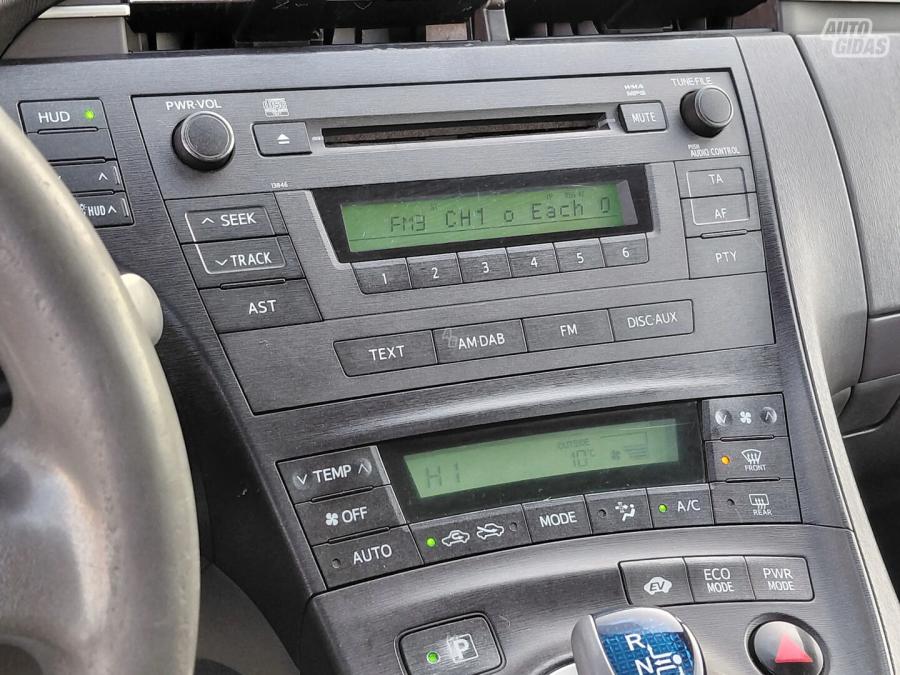 Balts Toyota Prius 2011 Viļņa, ar dzinēja tilpumu 1.80 L un nobraukumu 386 tūkst. km par 4900 €, foto 16 vietnē AUTOMOTO.COM.LV