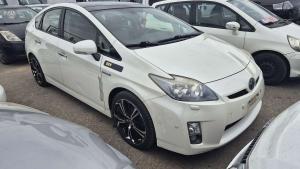Balts Toyota Prius 2011 Kauņa, ar dzinēja tilpumu 1.80 L un nobraukumu 321 tūkst. km par 4600 €, foto 3 vietnē AUTOMOTO.COM.LV