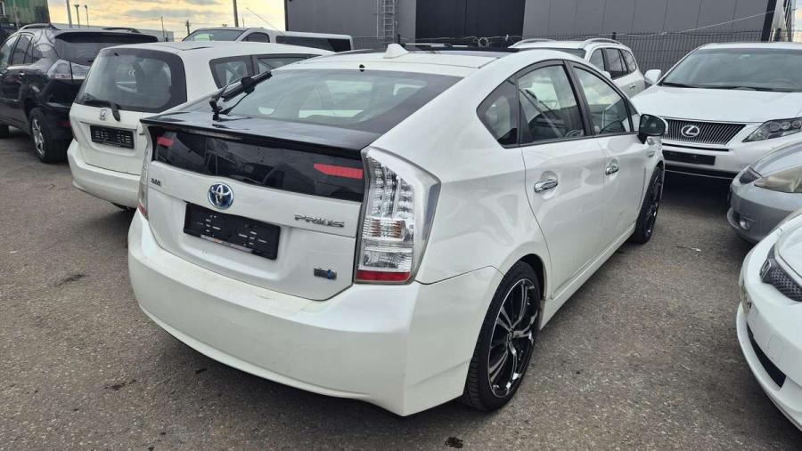 Balts Toyota Prius 2011 Kauņa, ar dzinēja tilpumu 1.80 L un nobraukumu 321 tūkst. km par 4600 €, foto 5 vietnē AUTOMOTO.COM.LV