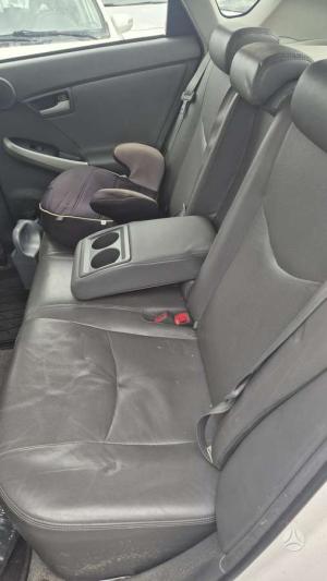 Balts Toyota Prius 2011 Kauņa, ar dzinēja tilpumu 1.80 L un nobraukumu 321 tūkst. km par 4600 €, foto 7 vietnē AUTOMOTO.COM.LV