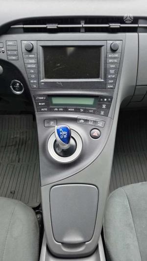 Белый Тойота Приус 2011 в Шяуляй, объемом двигателя 1.80 л и пробегом 270 тыс. км за 6250 €, фото 24 на AUTOMOTO.COM.LV