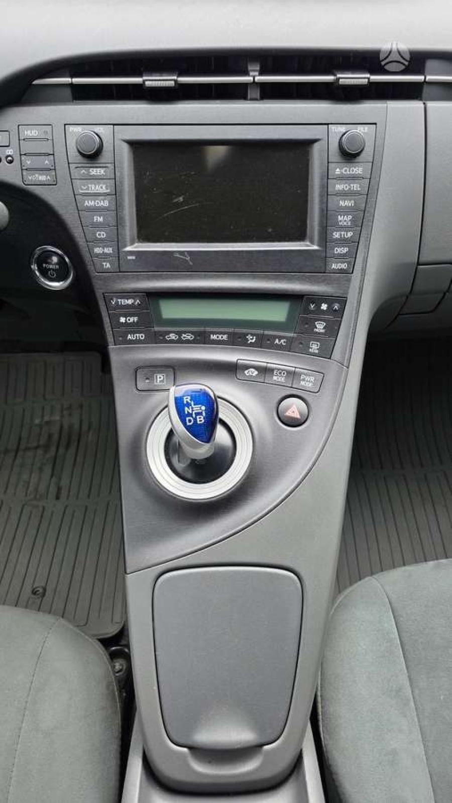 Белый Тойота Приус 2011 в Шяуляй, объемом двигателя 1.80 л и пробегом 270 тыс. км за 6250 €, фото 24 на AUTOMOTO.COM.LV