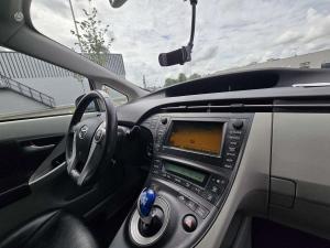 Белый Тойота Приус 2011 в Каунас, объемом двигателя 1.80 л и пробегом 355 тыс. км за 6200 €, фото 14 на AUTOMOTO.COM.LV