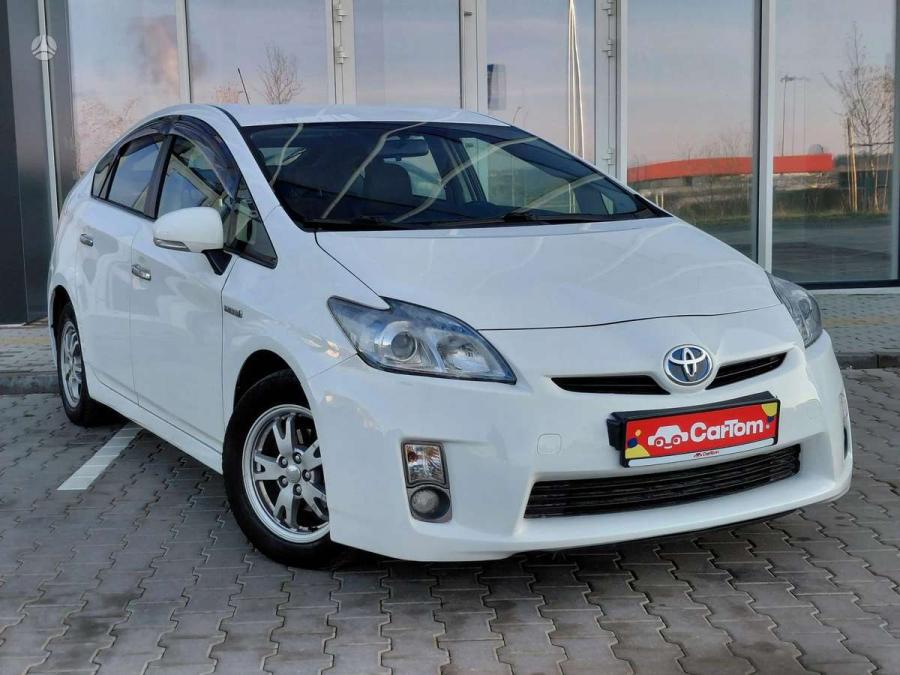 Balts Toyota Prius 2011 Viļņa, ar dzinēja tilpumu 1.80 L un nobraukumu 386 tūkst. km par 4900 €, foto 1 vietnē AUTOMOTO.COM.LV