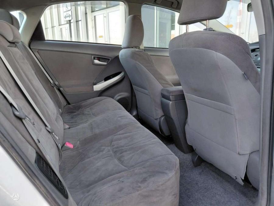 Balts Toyota Prius 2011 Viļņa, ar dzinēja tilpumu 1.80 L un nobraukumu 386 tūkst. km par 4900 €, foto 11 vietnē AUTOMOTO.COM.LV